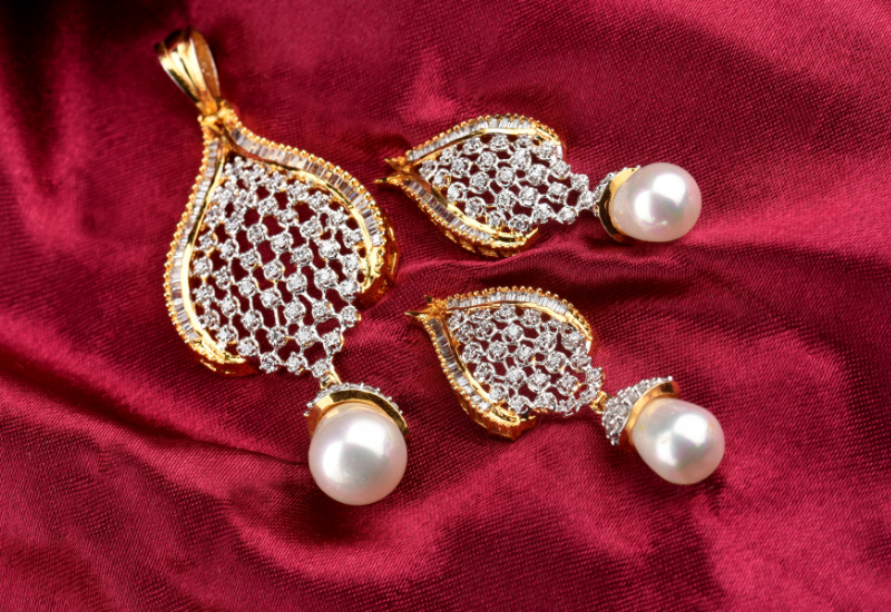 Dazzle and Delight: The Beauty of Custom-Made Diamond Brooches | by ...