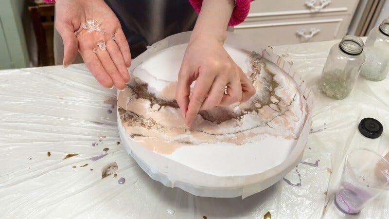 Resin Art for Beginners: Essential Classes to Kickstart Your Creative Journey | by Arts Shala ...
