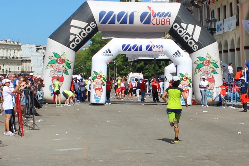 Mis primeros 42km, no es un relato | by Lisette Alvarez | May, 2024 | Medium