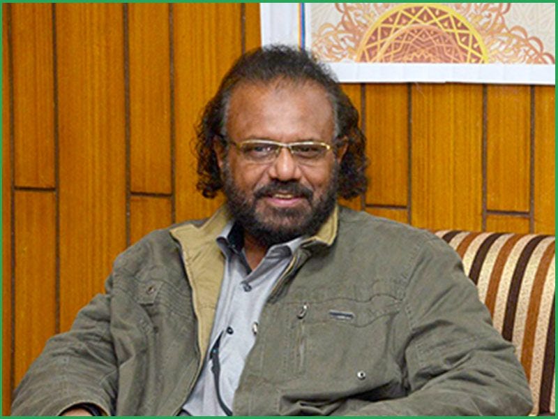 Shafiq-Uz-Zaman Khan: The Calligrapher Behind the Beauty of Madinah’s ...