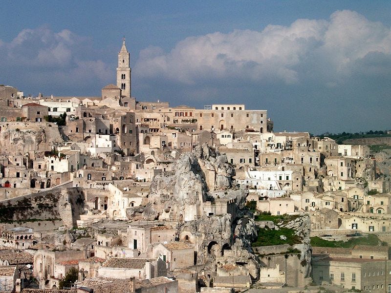 The Italian Town Where People Live In 9000 Year Old Stone Age Homes ...