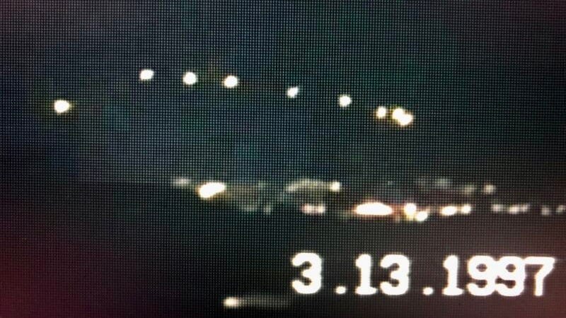 The Phoenix Lights Incident Still Haunts Witnesses 28 Years Later | by ...