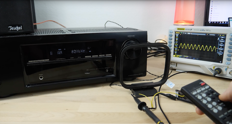 Build an AM Radio Transmitter and Learn About Carrier Signal Modulation ...