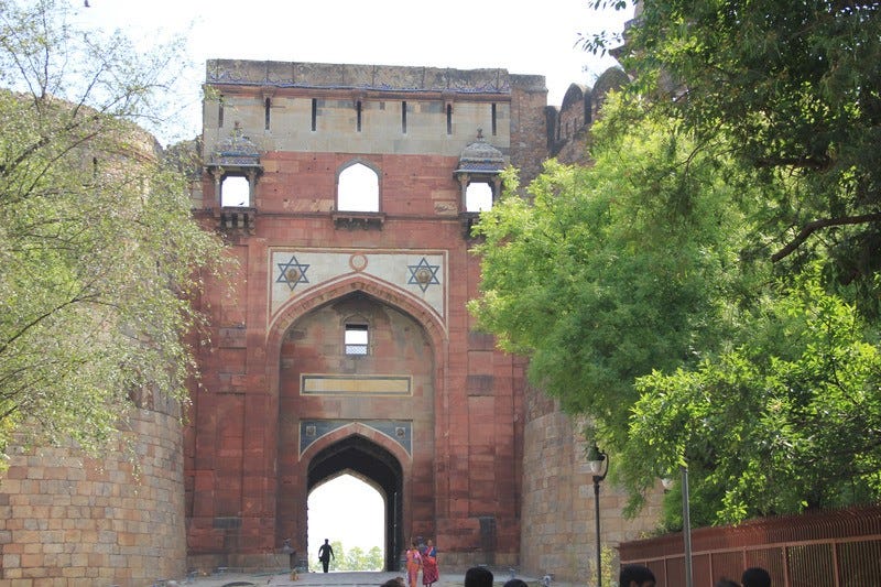 Mystery of the lesser known Purana Qila | by Audio Odigos | Medium