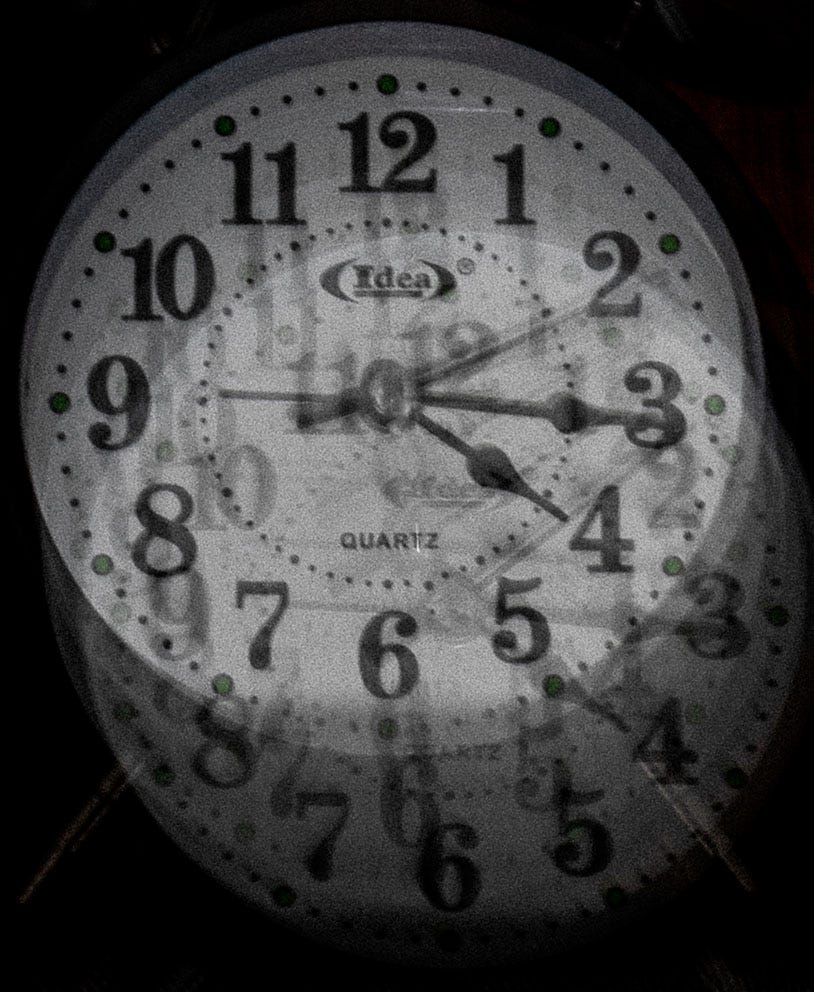 Ansiedade em foco. Ensaio pré-selecionado de Cris Mattos | by CONVOCATÓRIA EM FOCO | Aug, 2025 ...