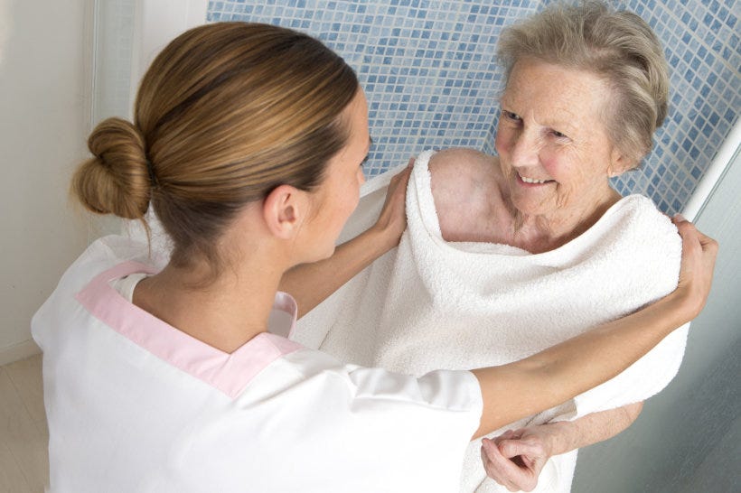 Effective Techniques for Safe Senior Bathing Assistance - Aliceville ...