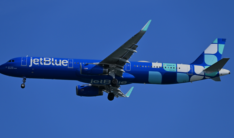How JetBlue’s Cool Email Marketing Wins Over Subscribers | by Anushka ...