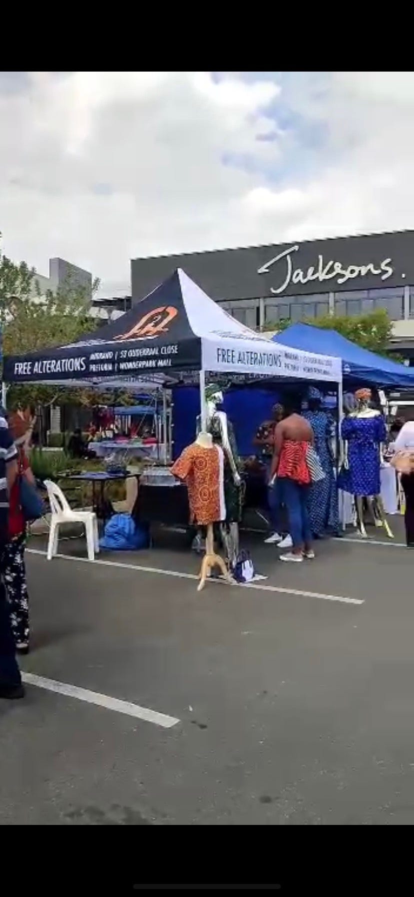 Popup markets in Africa. Pop-up markets, also known as temporary… | by Sihlesenkosi Majola | Medium