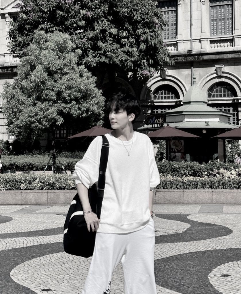 hari keempat bulan sepuluh - Jessamine, Kinaeira A. - Medium