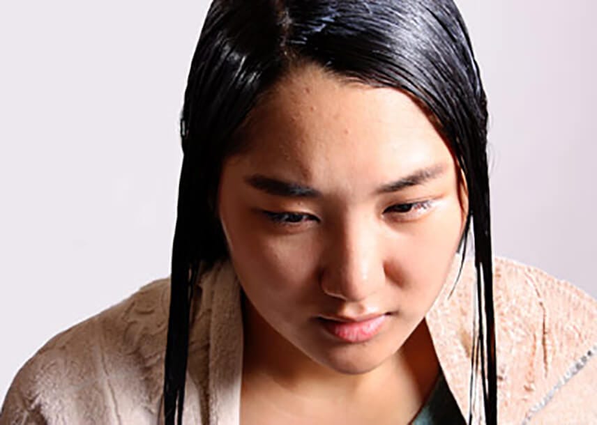 Berikut 4 Panduan Praktis Untuk Menangani Rambut Lepek | by Rambut Care ...