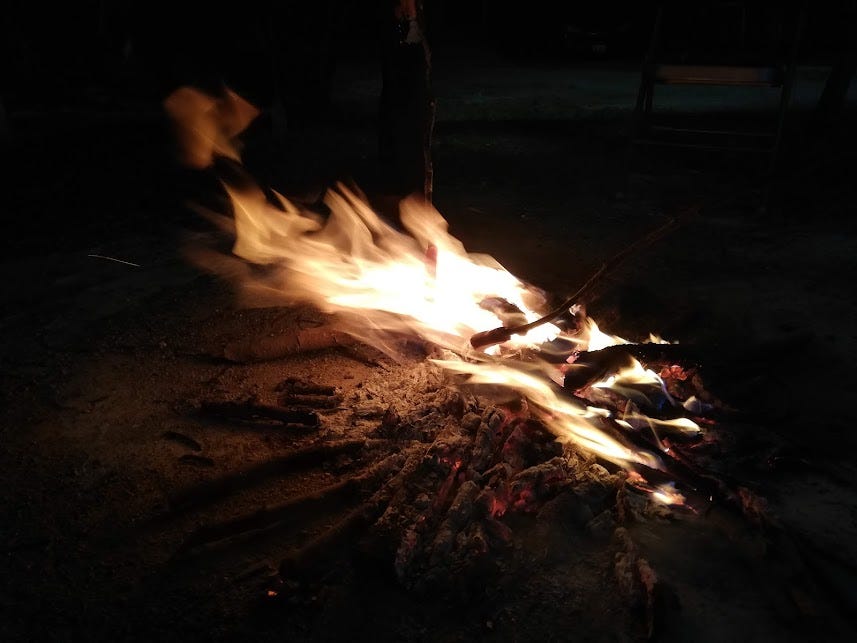 03. Fuego sin llama. Nos sentamos a contar historias de… | by Eirin Olivera | Medium