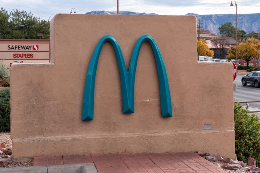 Why McDonald’s In Arizona Is The Only One With Blue Arches In The World ...