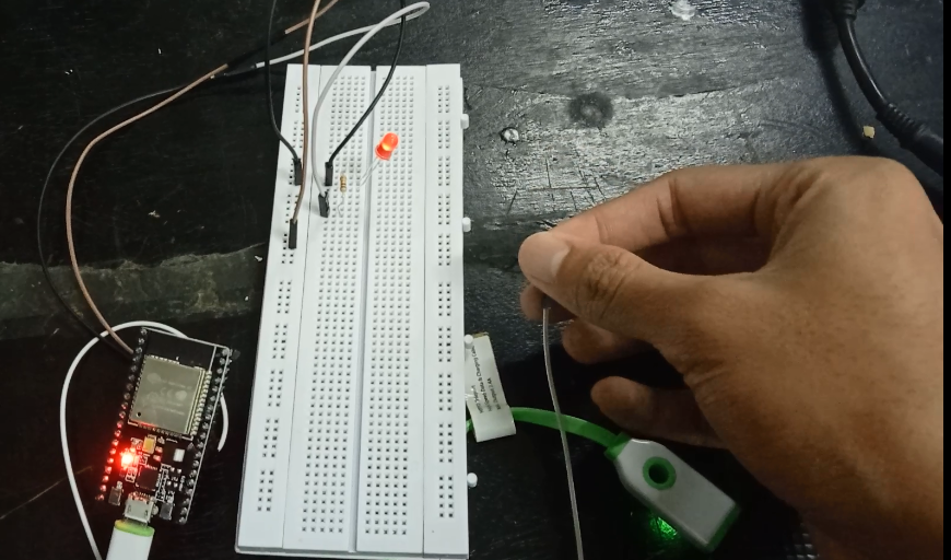 Playing ESP32 is Easy and Fun! [Touch Sensor + Hall Effect Sensor] | by ...