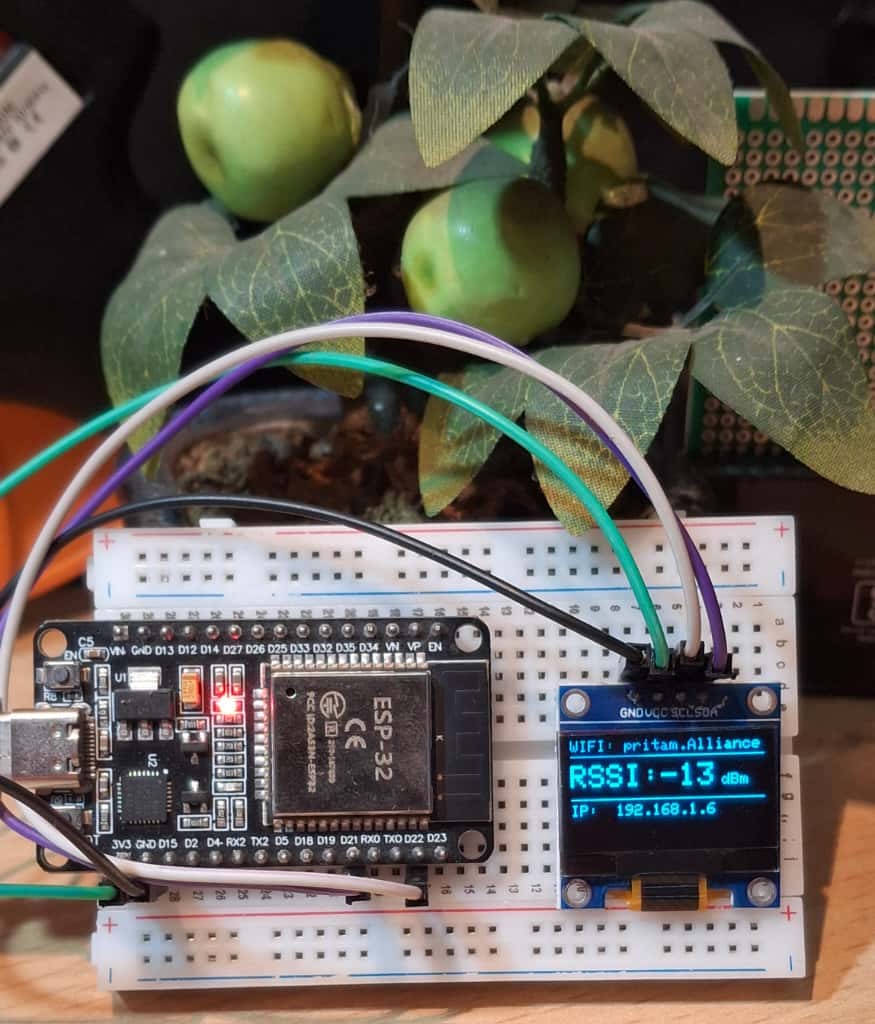 📡 Build a Real-Time ESP32 WiFi Signal Strength Monitor (RSSI Meter ...