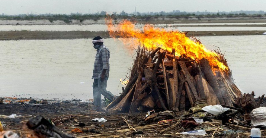 Dead Bodies Floating in the Ganges: Devastating Covid Second Wave in ...