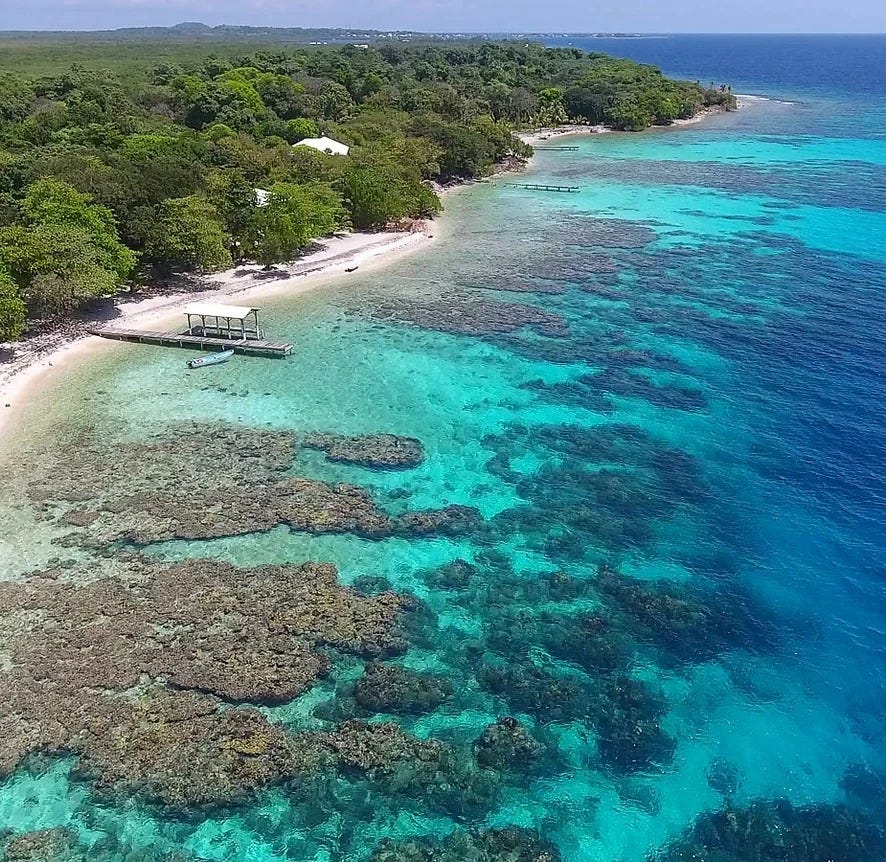 Beachfront Boutique Hotel - Arca Roatan SA - Medium
