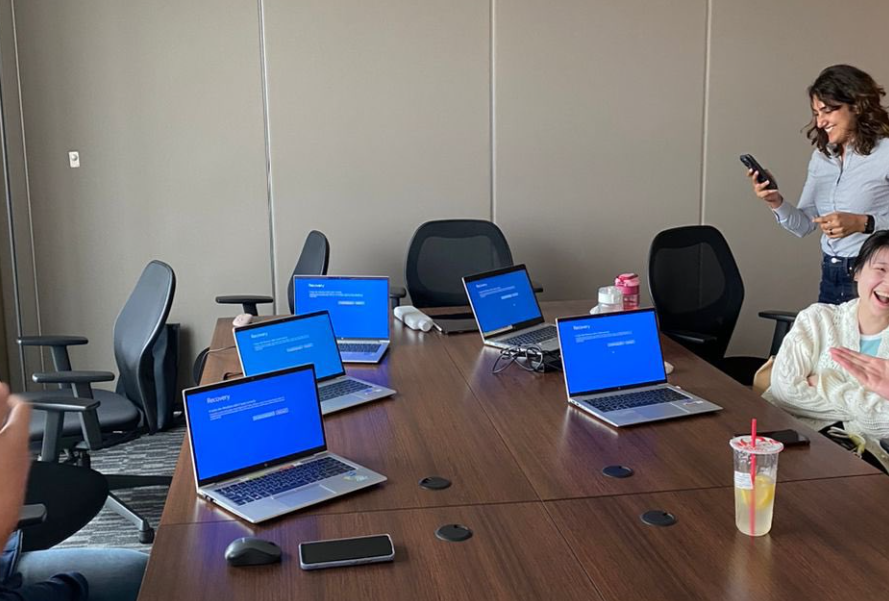 Windows Blue Screen has massive impacts Worldwide. Hospitals, Airplanes ...