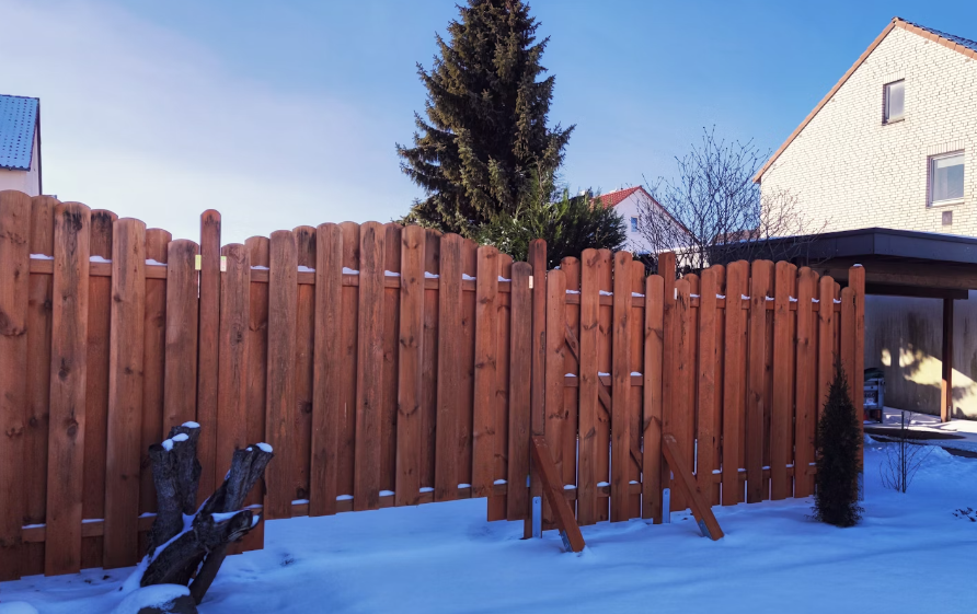 Comparing Popular Fence Types for Residential Properties | by Kandace Heller | May, 2024 | Medium