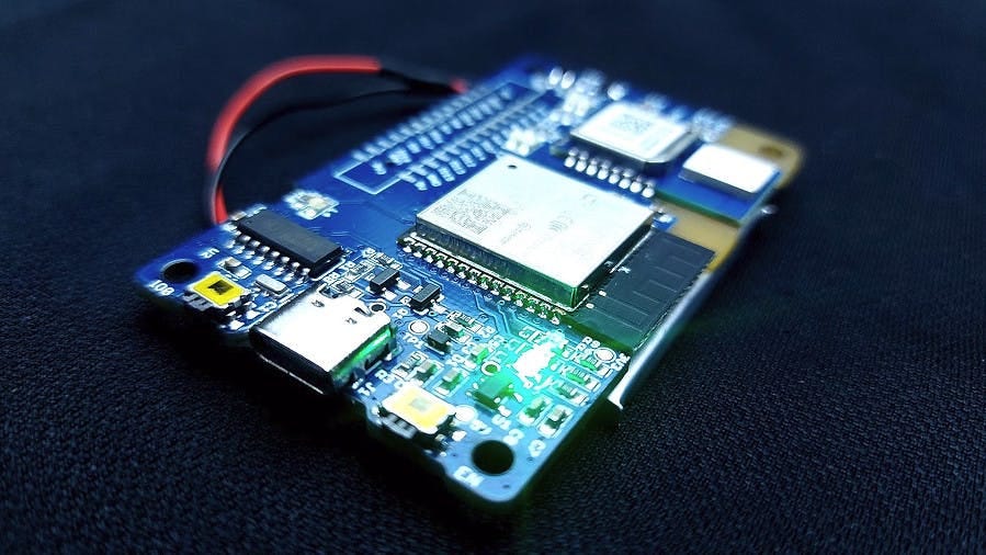 Gerai Cerdas’ UWB Tracker Offers High-Accuracy Positioning From an ESP32-Powered Open Source ...