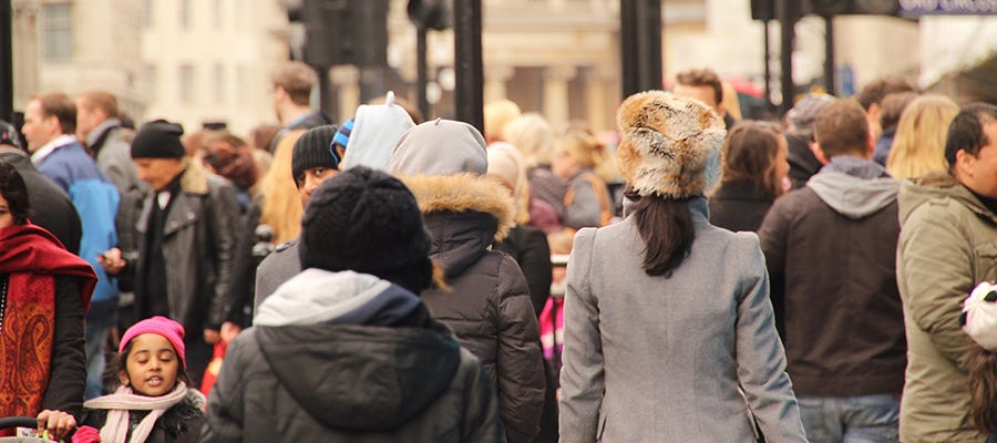 How Do We Know What We Know?. Are people born with innate ideas? Or ...
