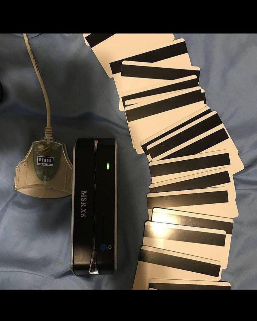 Acheter une Yescard : Ce que Vous Devez Savoir Avant de Passer à l’Acte | by paule nhanack | Mar ...