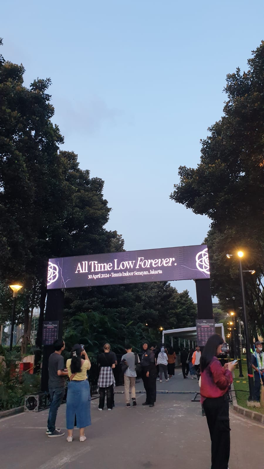 All Time Low Live in Jakarta. I’m finally catching All Time Low after ...