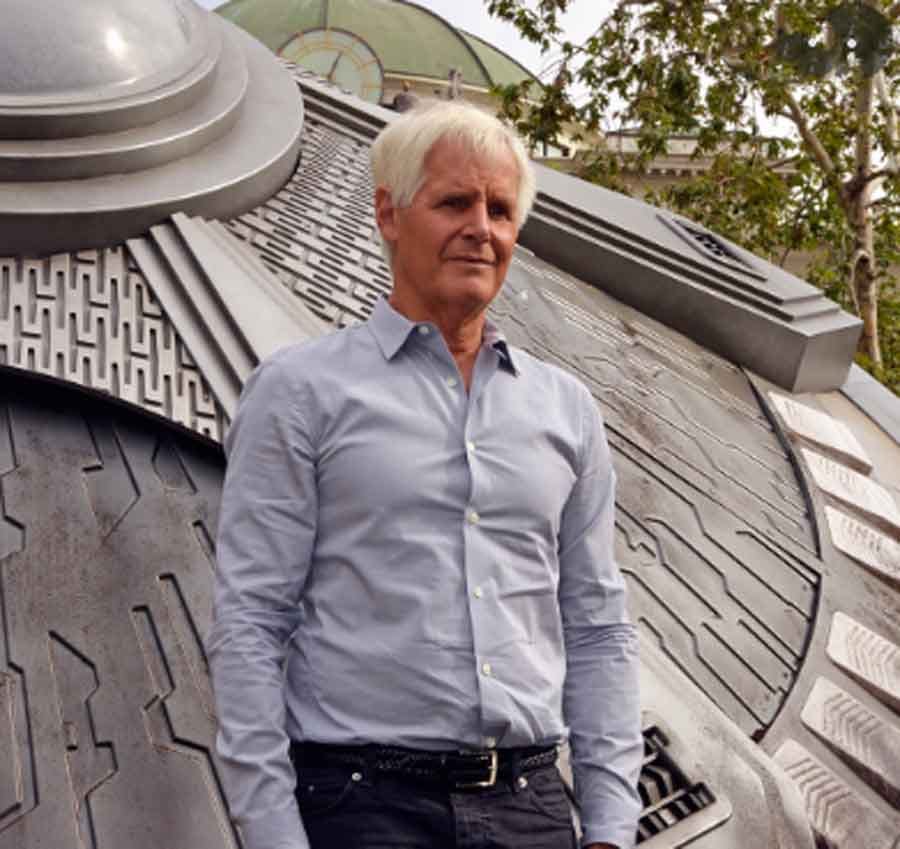 Chris Carter Made UFOs and Aliens Famous with the X-Files | by ...