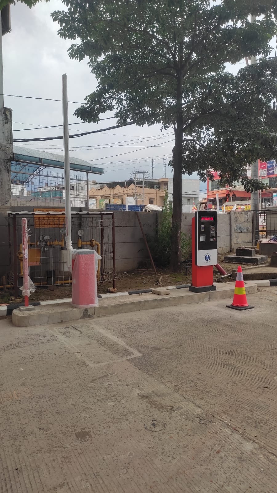 Palang Palang Parkir Otomatis Bandara Ternate | By Kreatif Media