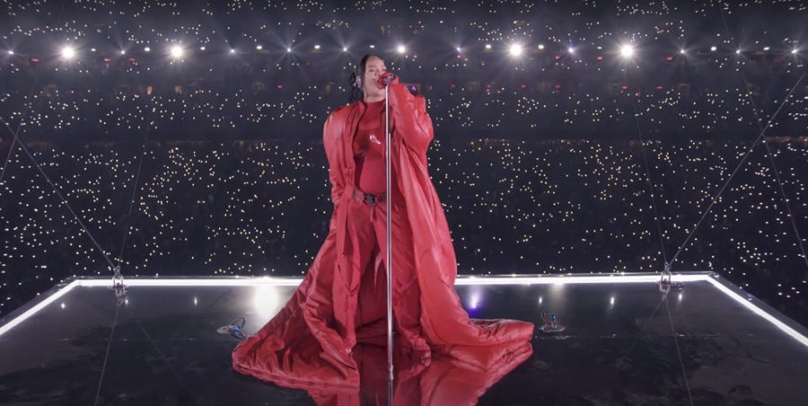 Rihanna Is Pregnant! Congratulate Her & Stop Dissing Her Performance ...