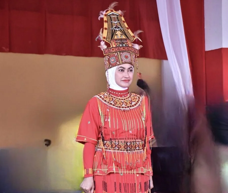 Baju Adat Toraja - Kirsten Nulph - Medium