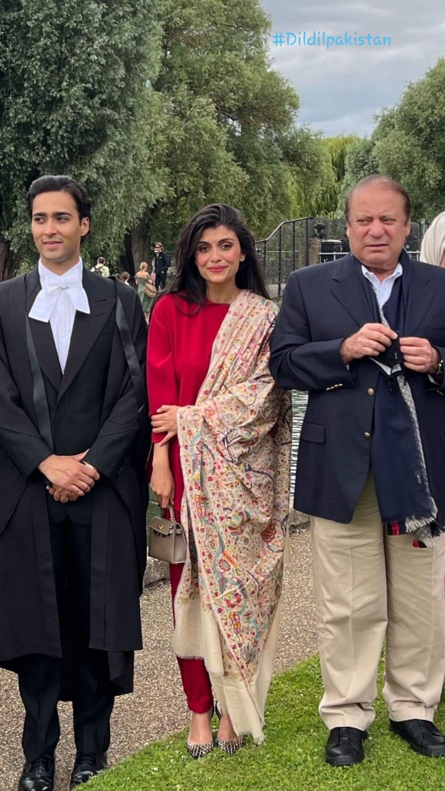 Latest picture of Nawaz Sharif with Junaid Safdar - Hifsaarshadkhalid ...