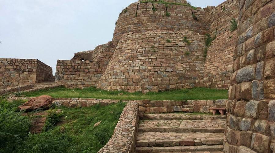 Tughlaqabad Fort Delhi. Tughlaqabad Fort is a ruined fort in… | by Aman ...