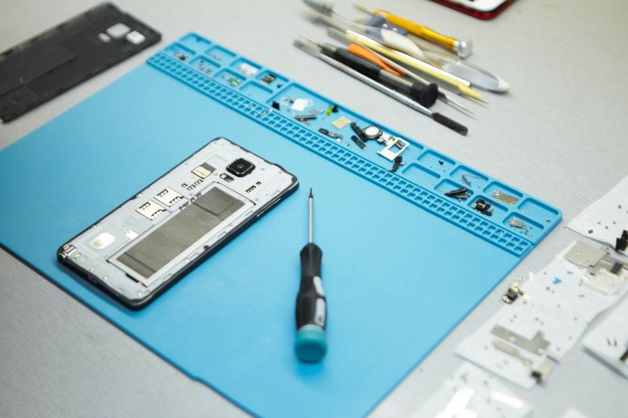 THE BEST MOBILE REPAIR SHOP IN LANGLEY - Langley Cell - Medium