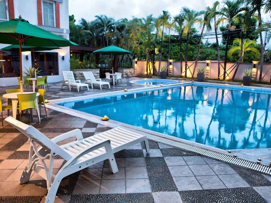Review Country Heritage Resort Hotel Dekat Point of Interest di ...