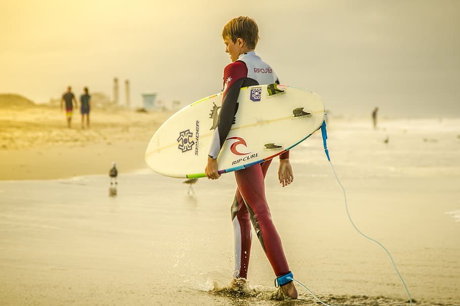 Night Surfing: Tips and Tricks | by XtremeSports.net | Medium