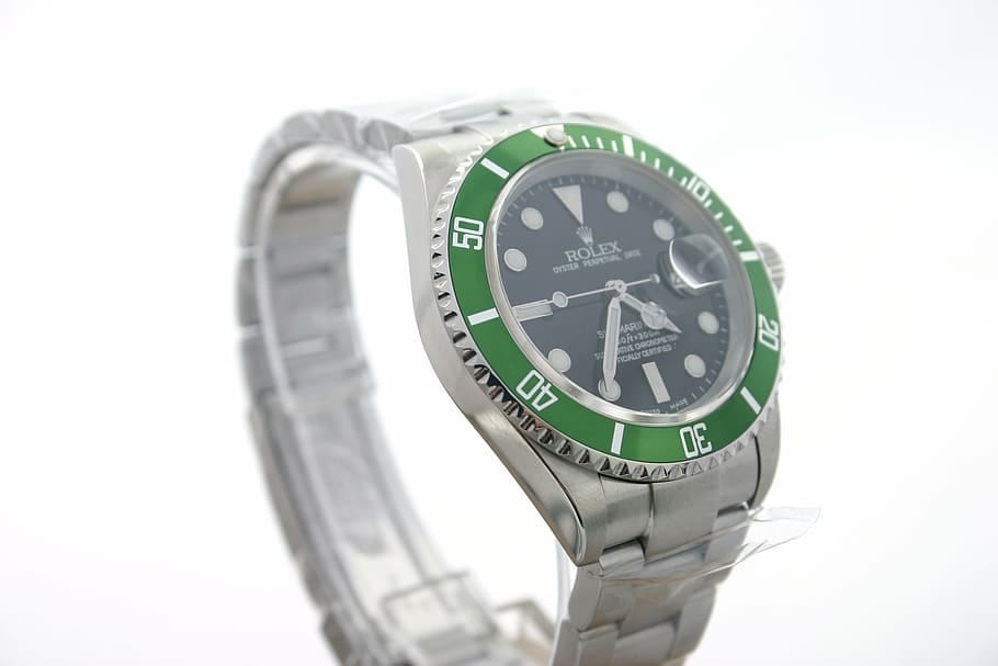 Stylish White Watches for Men: Elevate Your Look | by MenWatches.co.uk ...