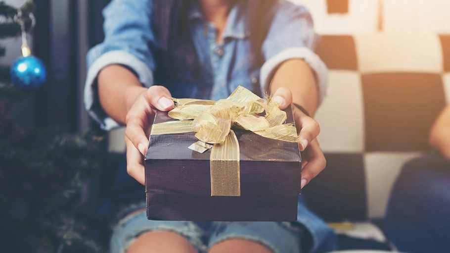 Finding the Best Gift for Women That Will Leave Them in Awe | by health ...