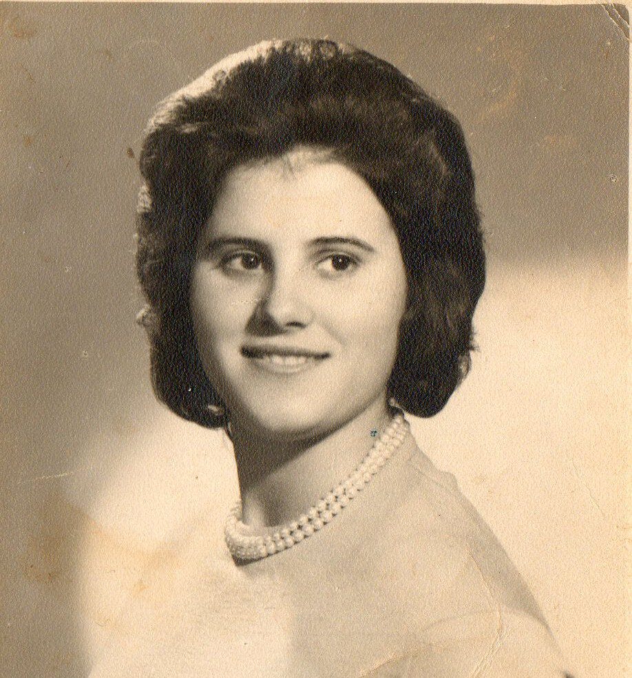 Ella. La mujer no tenía pereza | by María Pozå | Medium