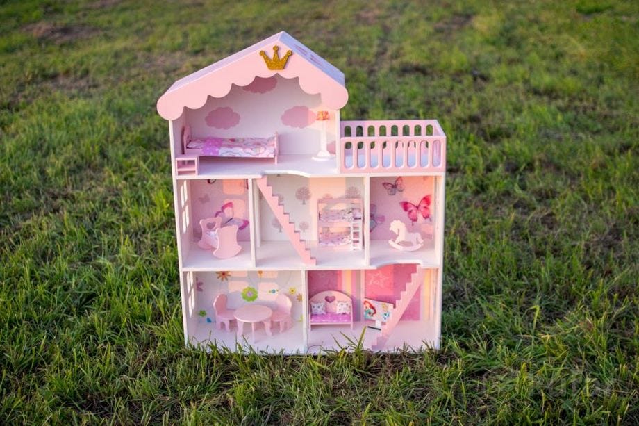 Select the right laser machine for Barbie Dreamhouse ! here No way ...