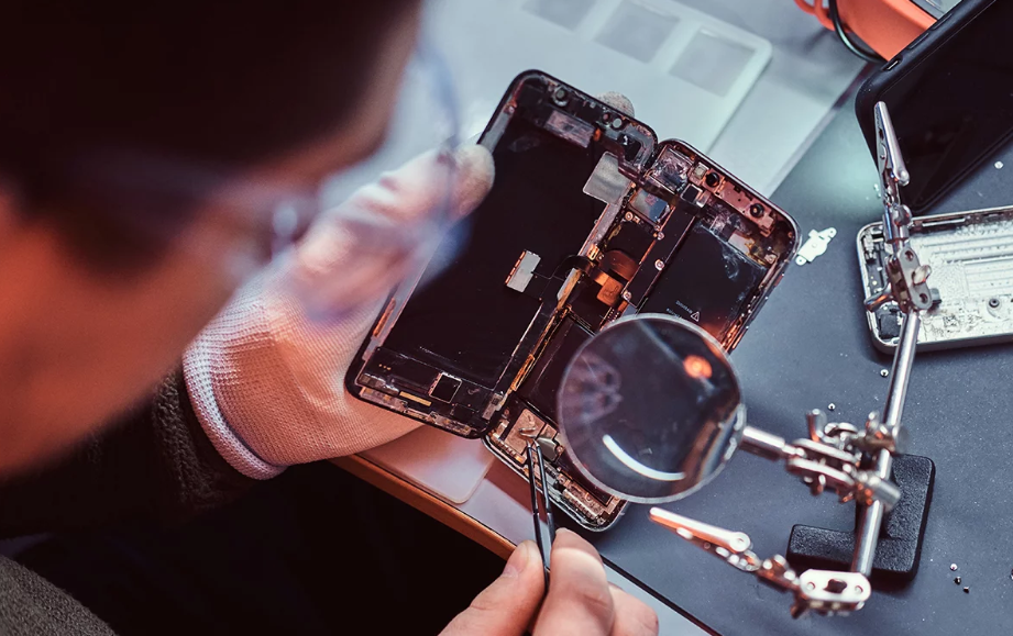 Comprehensive Mobile Phone Repair Services in Dubai: Expert Solutions for Your Device Woes | by ...