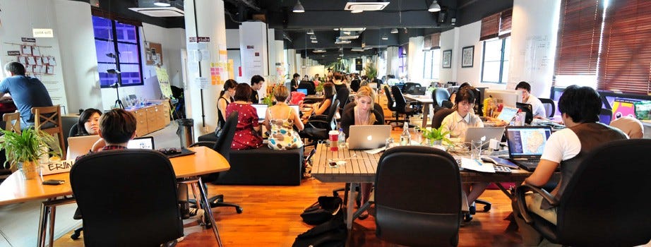 Workspace Muvuca*. She does not stop talking in Russian… | by José Manuel Diogo | Medium