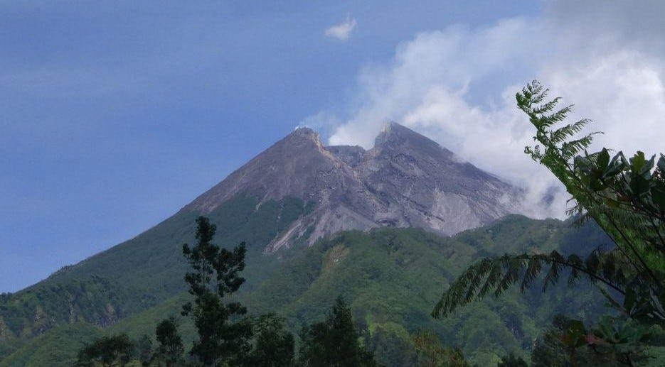 Merapi yang kucinta. Hampir dua tahun lebih tidak menulis… | by kengg ...