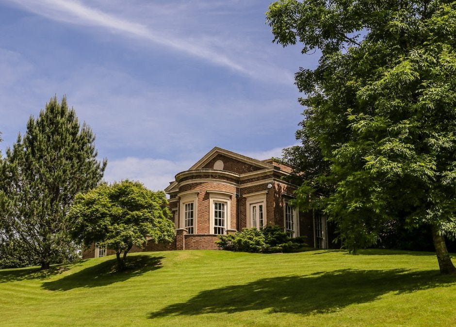 De Courceys Manor - De Courceys Manor - Medium