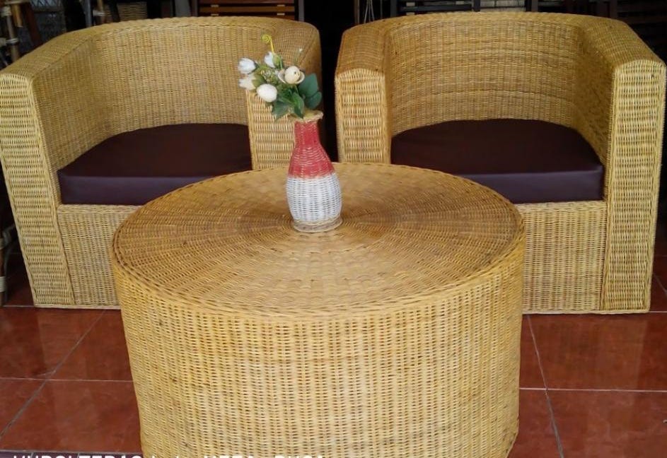 Rotan yang terbuang menjadi kerajinan penghasil uang | by Dinata Seita ...
