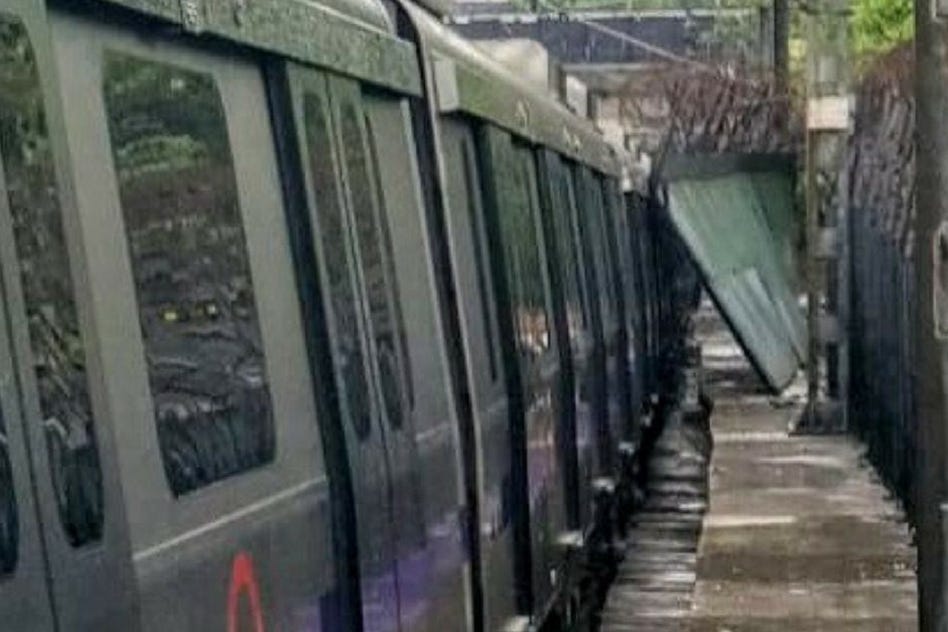 Delhi: Strong Wind Made Metro Wall Collapse On Moving Train, No ...