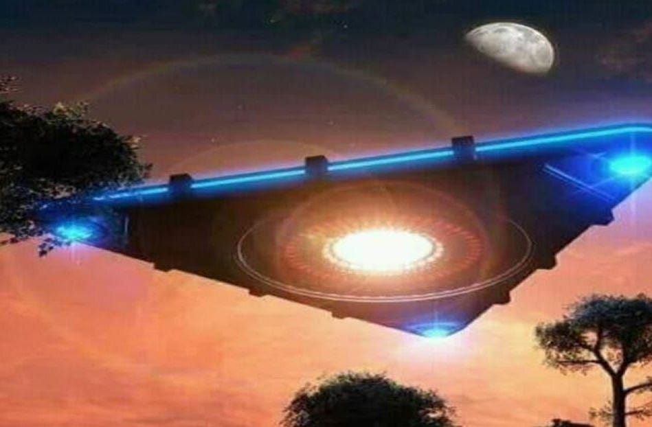 Alien Triangle Flies Over Two Military Bases In England | by Johnmooner ...