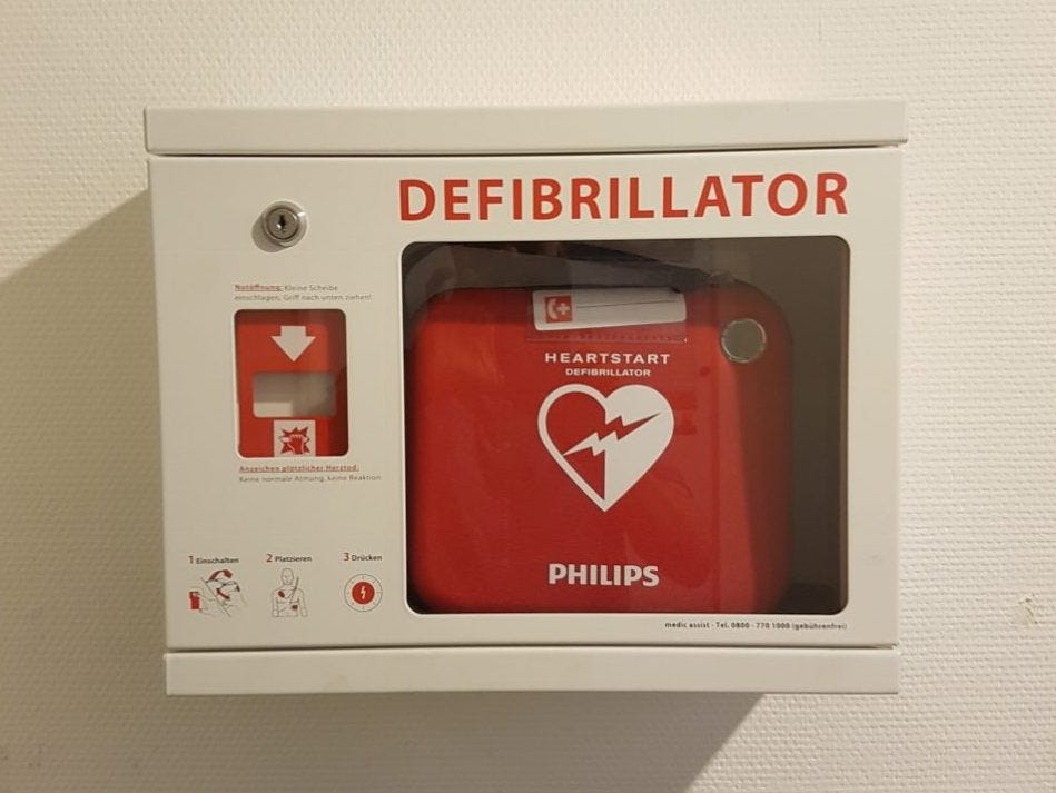 “AED Machines: Defibrillation Technology for Immediate Life-Saving Response | Calmed Equipment ...