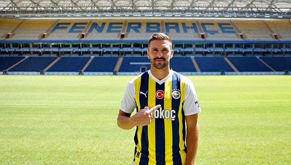 MAREŞAL TADİÇ VE ASKERLERİ!. Bu yazı, Nisan 2019 tarihinde Fitbol… | by ...