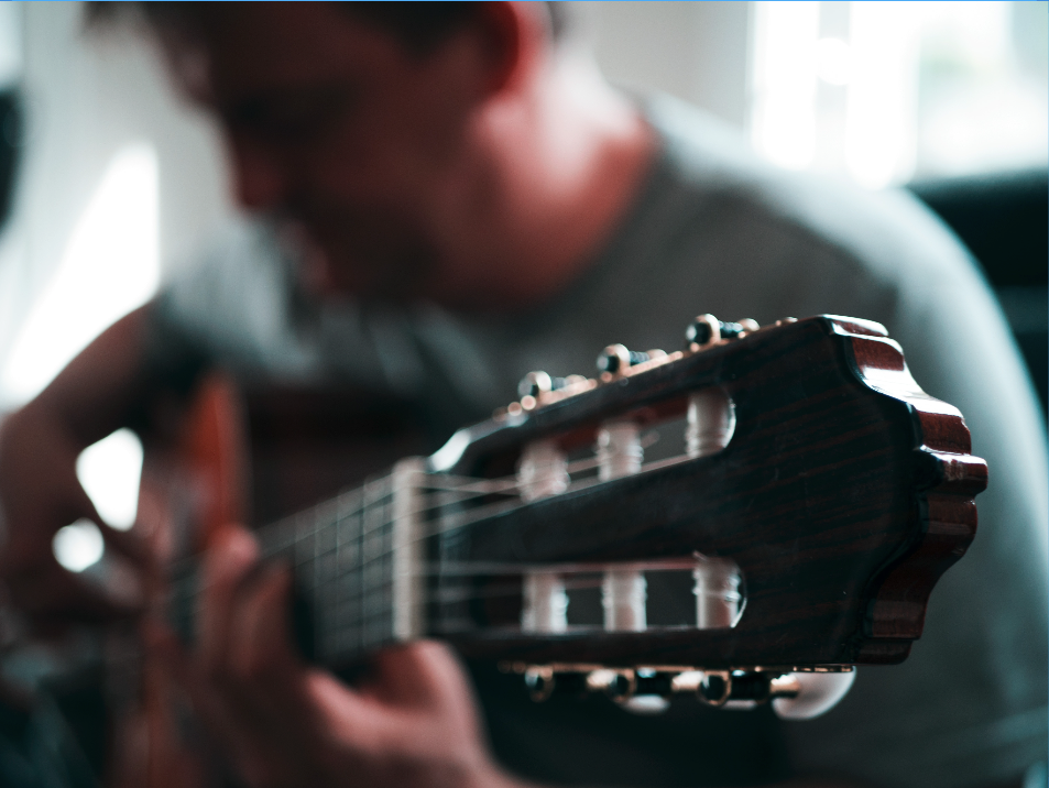 Why you should take one-on-one guitar lessons | by Paul Miles Whitehead ...