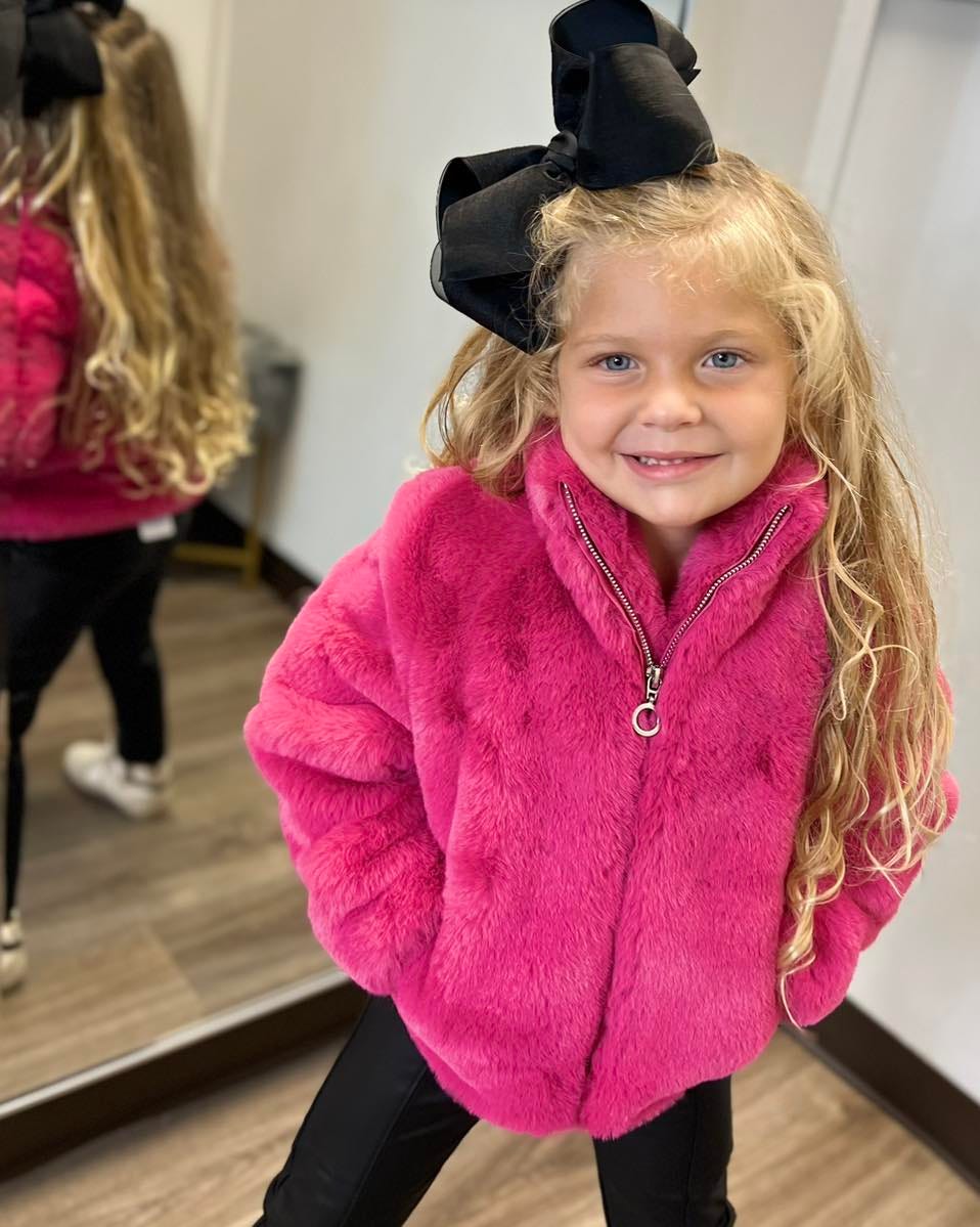 Everyone needs a fur coat for this winter!! Get your sizes before we ...